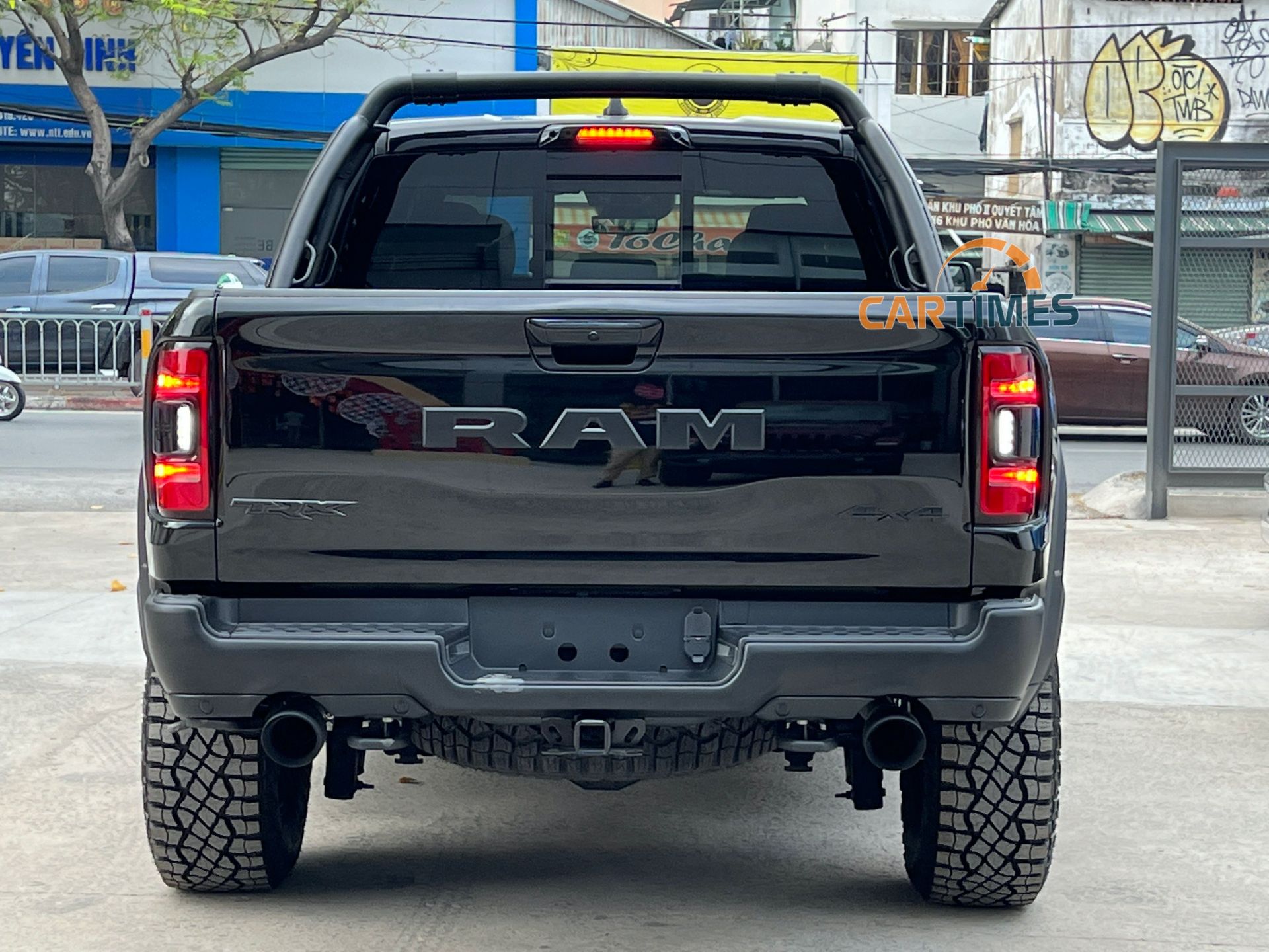 Cận cảnh "khủng long bạo chúa" RAM 1500 TRX: Duy nhất tại Việt Nam ...