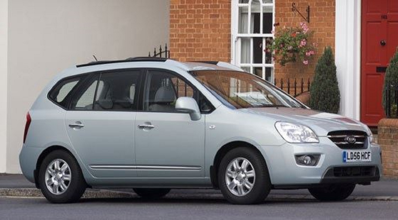 Các thế hệ xe Kia Carens tại Việt Nam