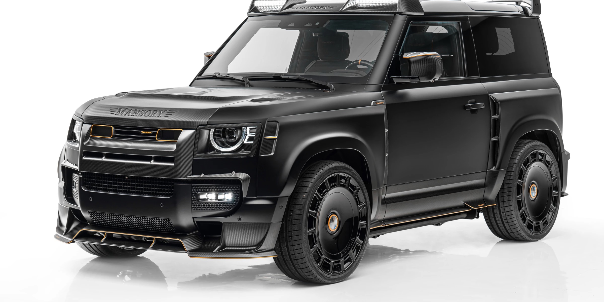 Land Rover Defender "biến hóa" thành phiên bản "bóng đêm" siêu mạnh bởi ...