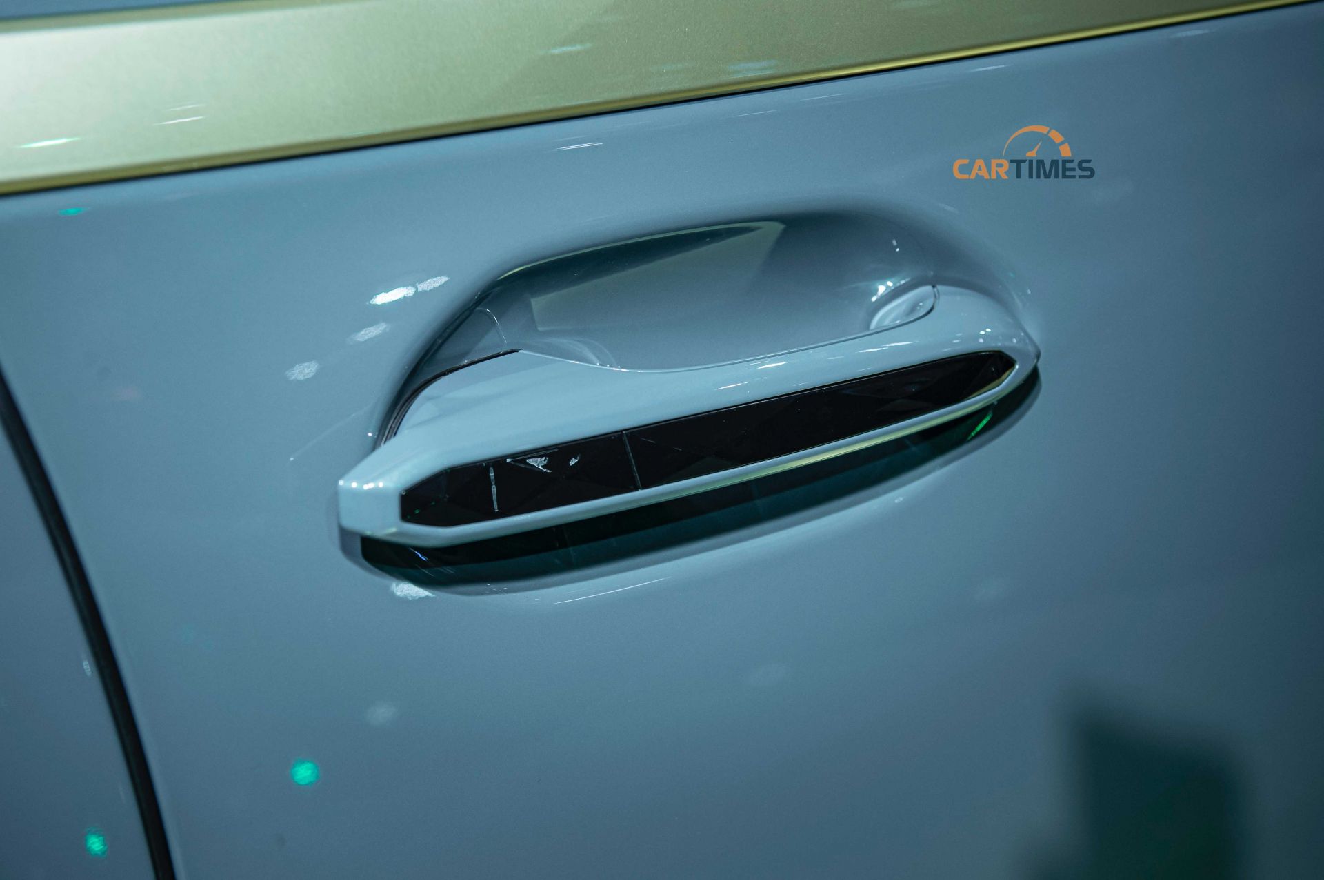 Ngắm BMW XM tại BIMS 2023: thiết kế hybrid của tương lai, xe SUV đắt ...