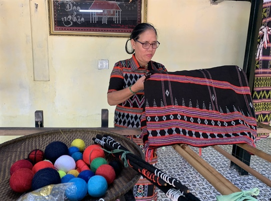 Dệt Dzèng A Lưới - Di sản phi vật thể quốc gia