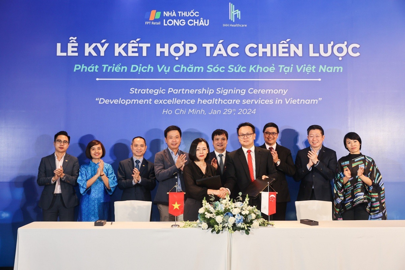 Chuỗi nhà thuốc Long Châu - FPT Retail hợp tác với “ông lớn” Singapore ...