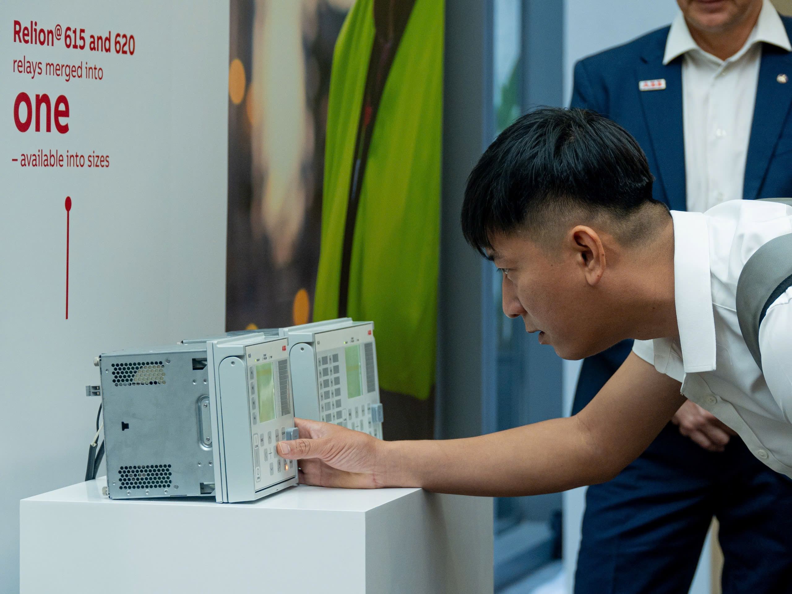 ABB ra mắt REX615 tại Việt Nam: Nâng tầm tiêu chuẩn về bảo vệ và điều ...