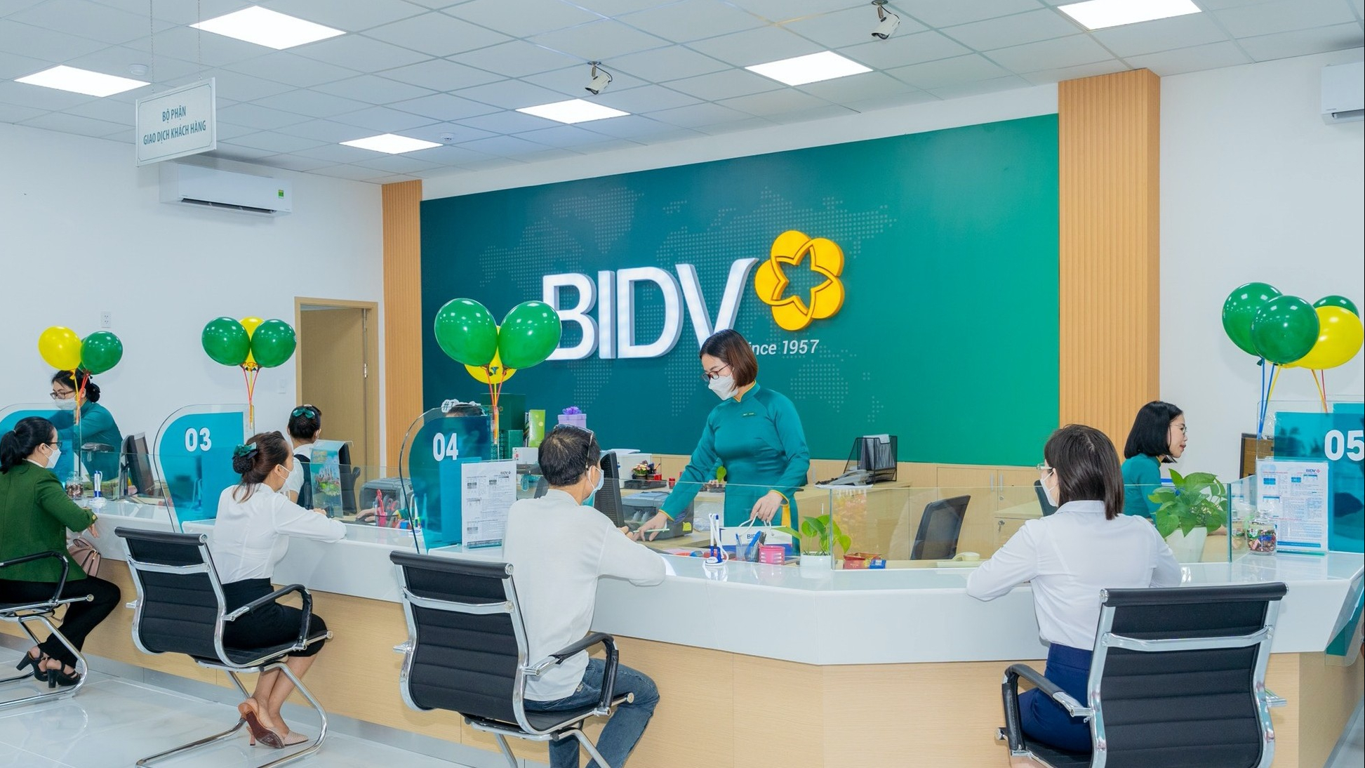 Kế hoạch phát hành riêng lẻ của Vietcombank (VCB), BIDV (BID) sẽ phải ...