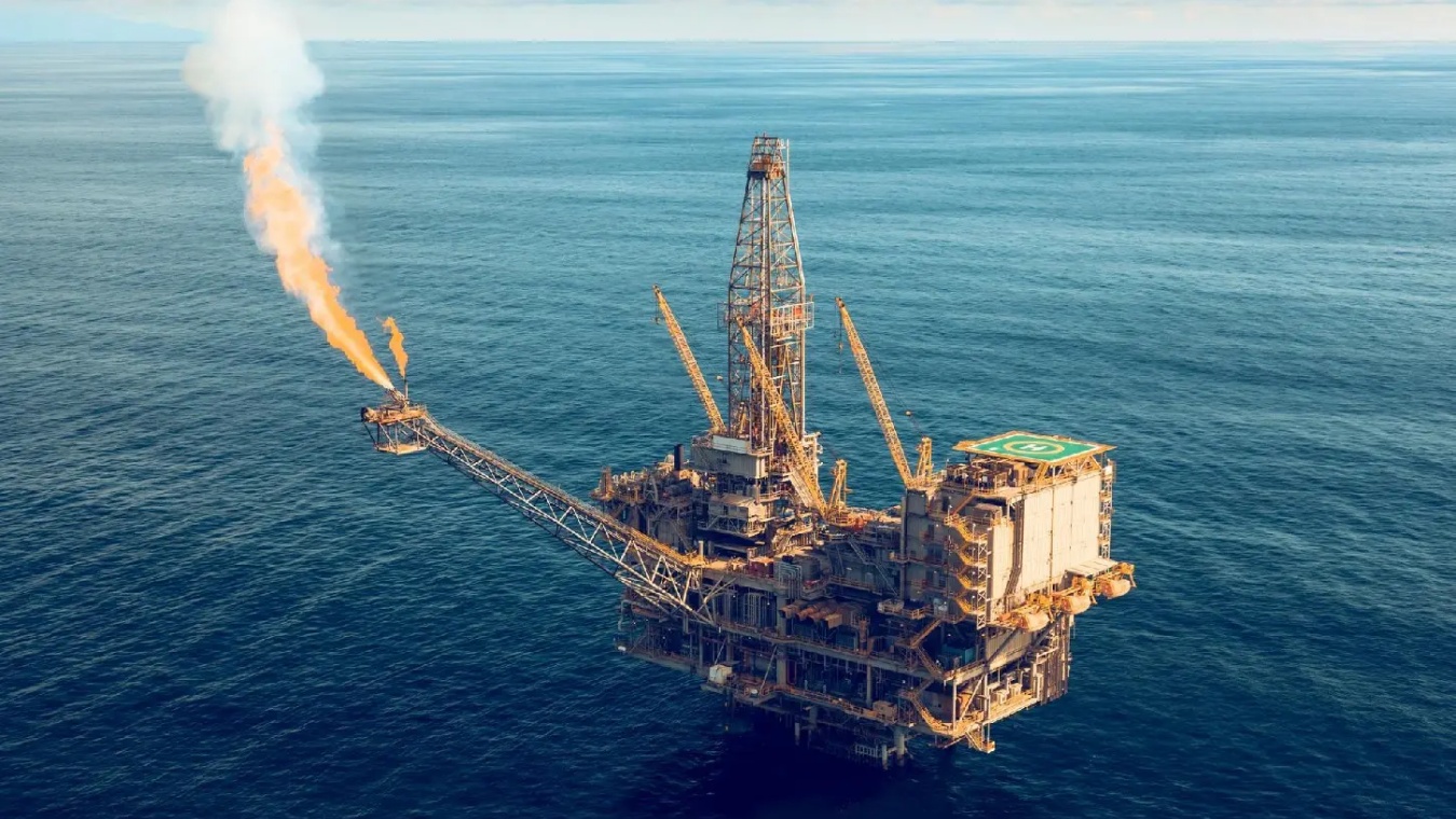 Giá xăng dầu hôm nay 12/5: Giữ đà tăng nhẹ