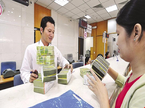 Experts foresee stable interest rates