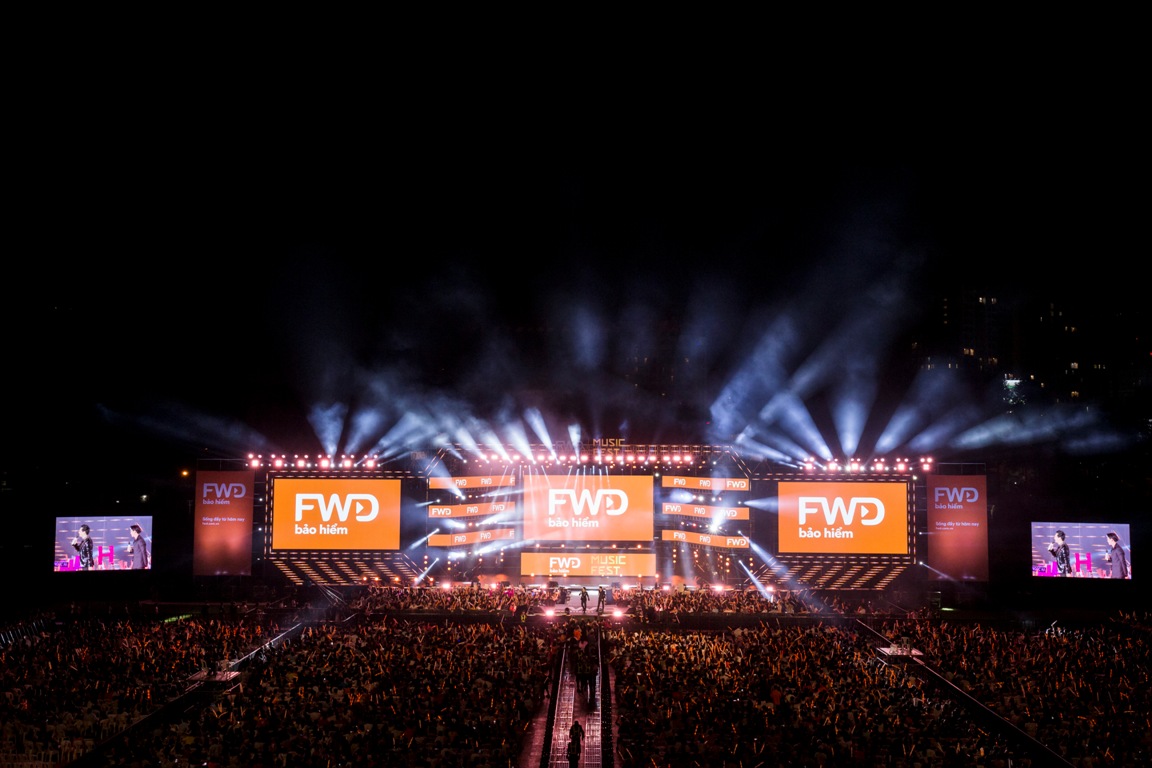 Gần 20.000 khán giả tham gia FWD Music Fest